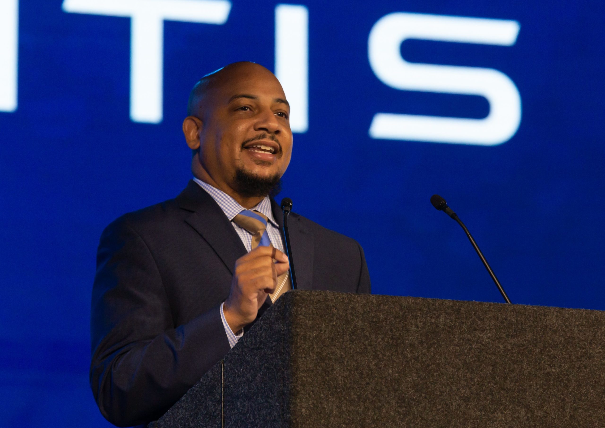 Stellantis, business group start program to aid Black-owned suppliers ...